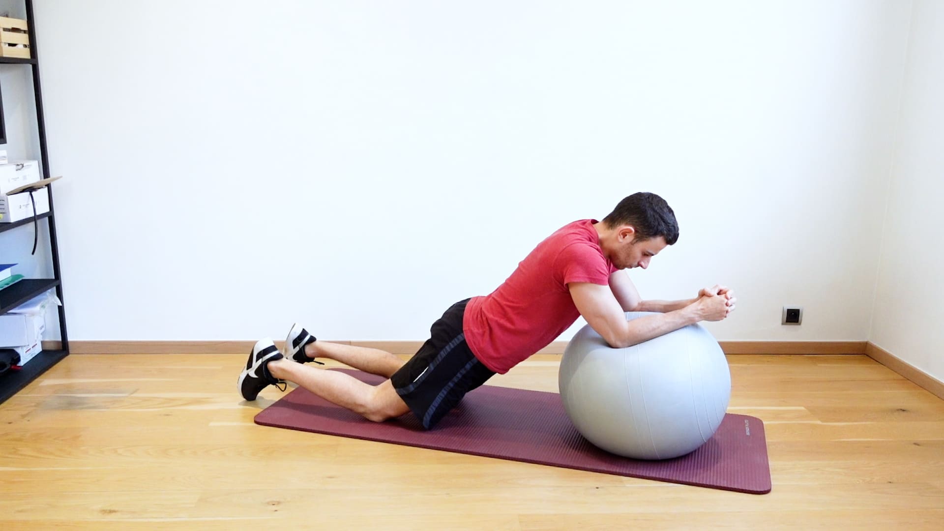 Vidéo d'exercice - Redressement actif sur SwissBall